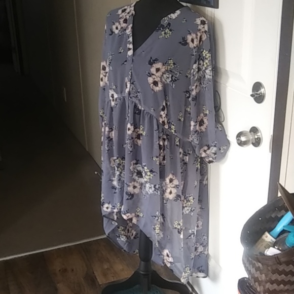 torrid | Tops | Pretty Lexie 34 Sleeve Blue Floral Print Top Sz2 | Poshmark